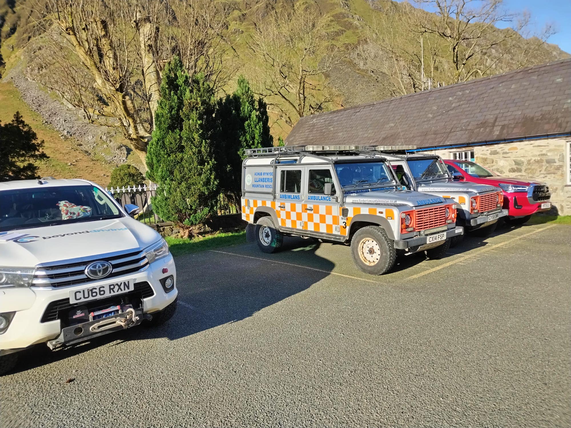 Beyond Driving Trains Llanberis Mountain Rescue in 4x4 Driving Skills ...
